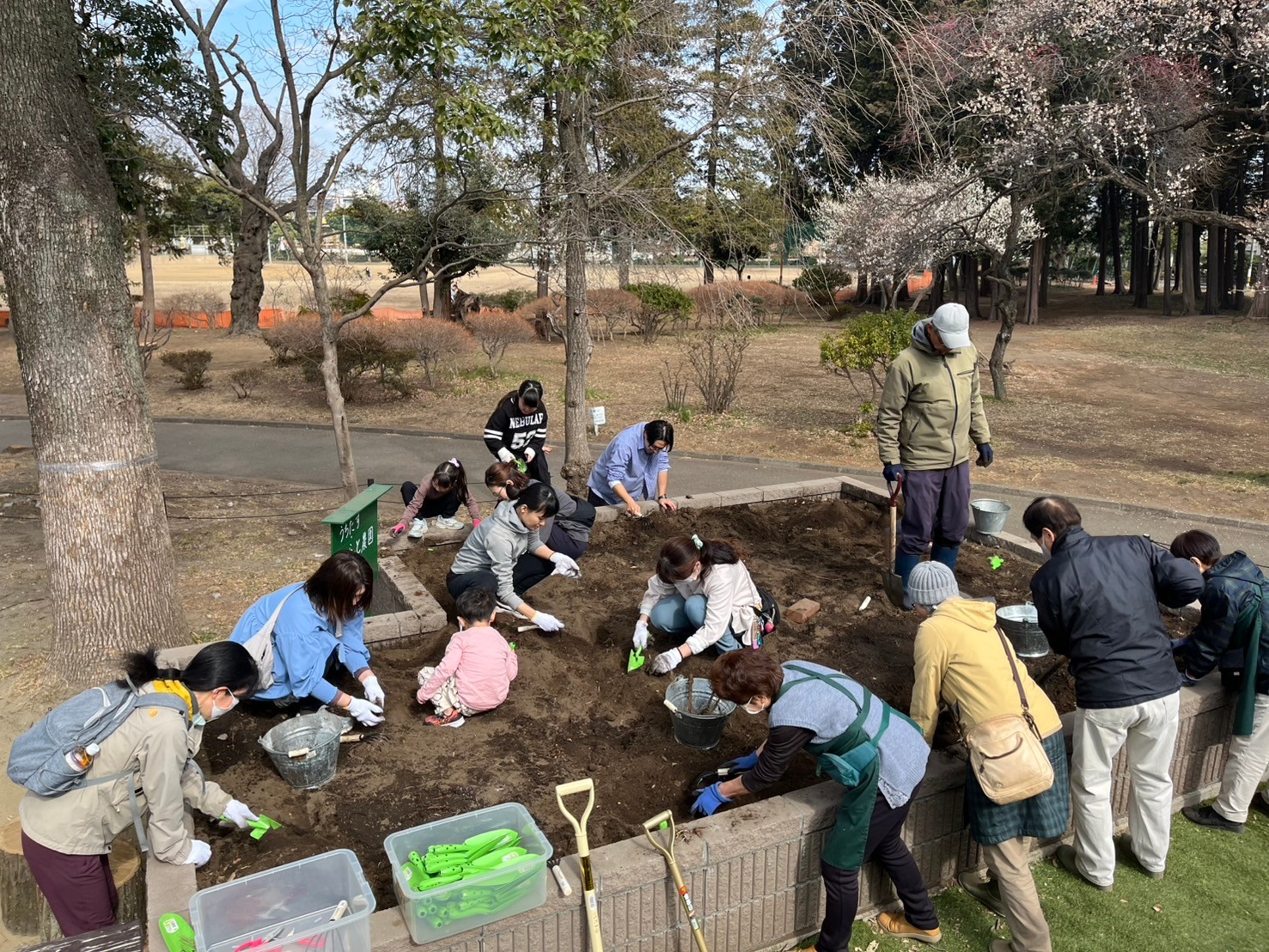 3/2(土) うちたす・ふらっと農園で土づくりワークショップがありました。 - TUKURU
